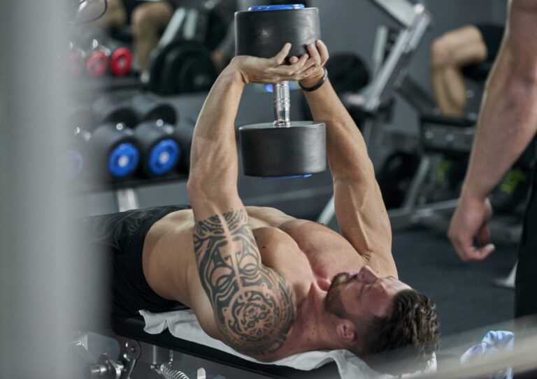 Mejora tu Core con Crunch Abdominal en Polea Alta: Guía de Ejercicios ...